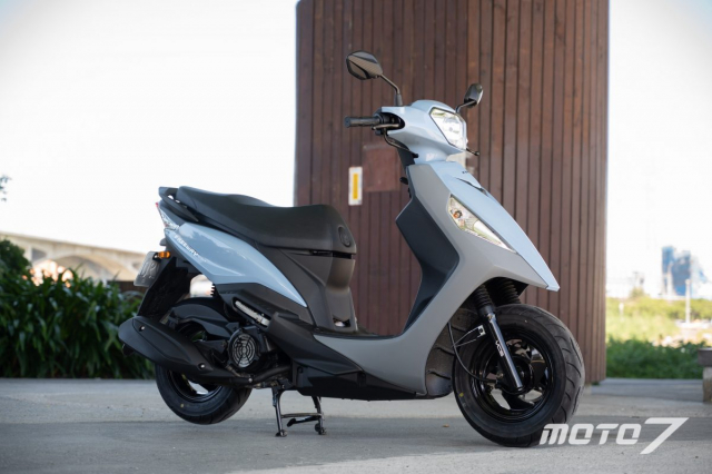 Cận cảnh Freeway 125 2023 sở hữu kiểu dáng nuột nà đến phát mê | 2banh.vn