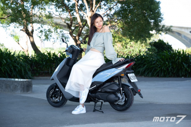 Cận cảnh Freeway 125 2023 sở hữu kiểu dáng nuột nà đến phát mê | 2banh.vn