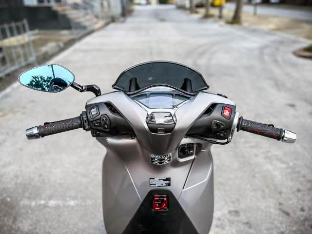 SH350i độ sở hữu cây pô cơ bắp cứ như sinh ra dành riêng cho mẫu xe này ...