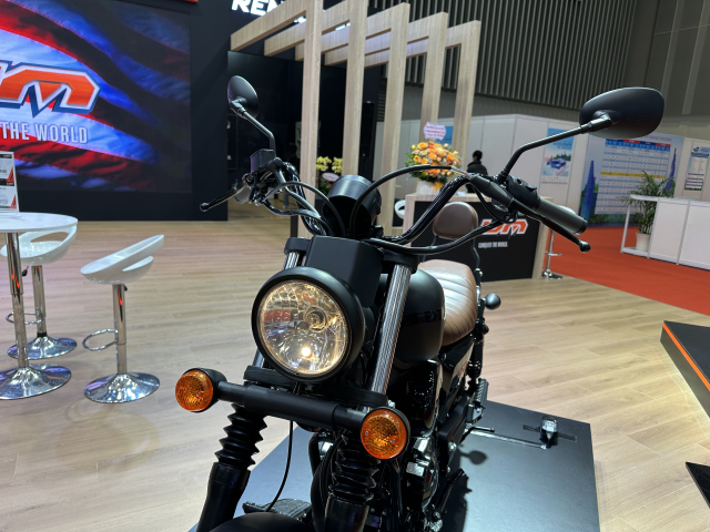 Chiêm ngưỡng Renegade và Scrambler X Cafe - 2 mẫu xe của UM Motorcycles ...