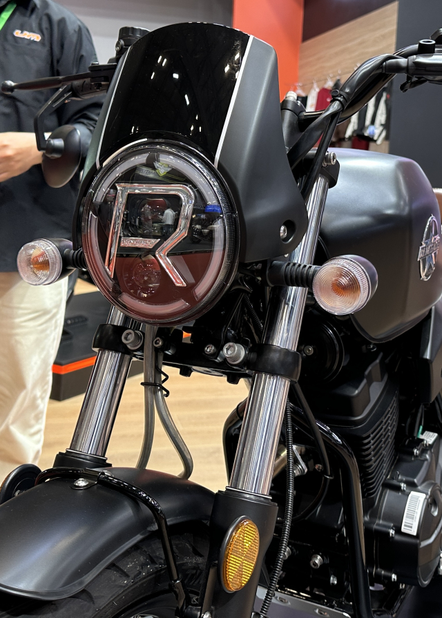 Chiêm ngưỡng Renegade và Scrambler X Cafe - 2 mẫu xe của UM Motorcycles ...