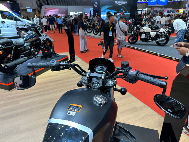 Chiêm ngưỡng Renegade và Scrambler X Cafe - 2 mẫu xe của UM Motorcycles ...