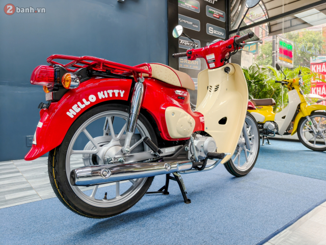 Hình ảnh thực tế Honda Super Cub 110 Hello Kitty vừa đổ bộ thị trường Việt Nam | 2banh.vn