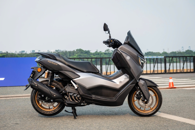 So sánh Honda PCX160 Roadsync và Yamaha NMax 155 Tech Max - Kẻ tám lạng ...