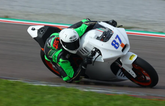 Kramer Super Duke Race Kit chính thức ra mắt - Khi Nakedbike hóa thân ...