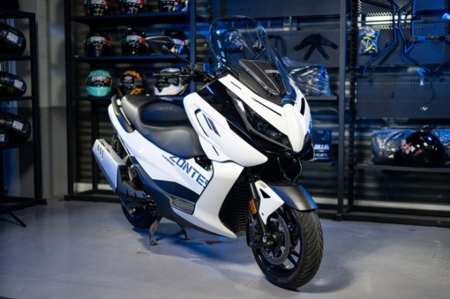 Maxi-scooter 400cc giá 128 triệu Đồng - Zontes 400E có gì mà khiến dân ...