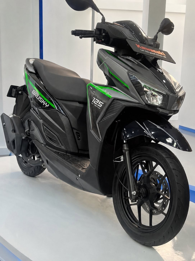 5 sự thật về chiếc xe ga đầu tiên mang logo Kawasaki - Nguồn gốc có ...
